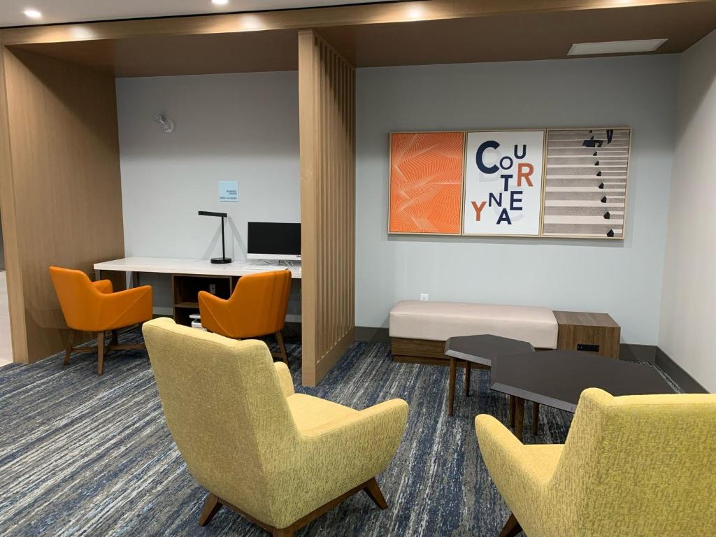 Holiday Inn Express & Suites - Courtenay - Comox by IHG, Courtenay ...