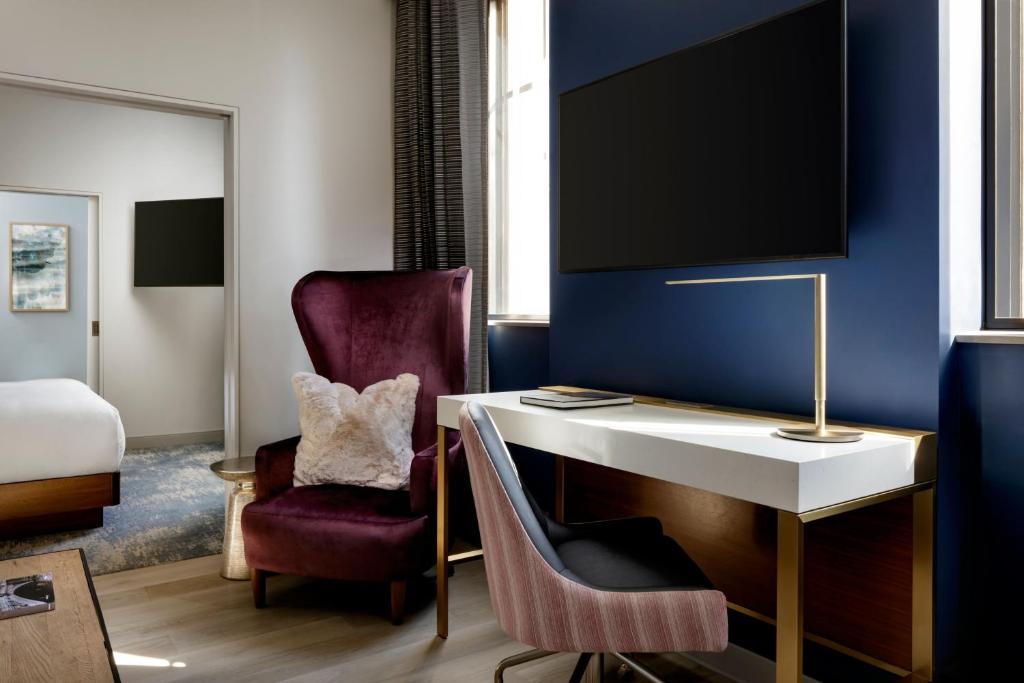 Rand Tower Hotel, Minneapolis, a Tribute Portfolio Hotel, Minneapolis ...