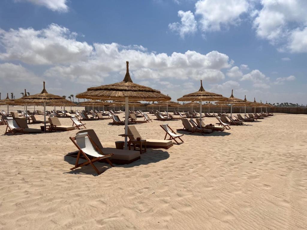 Hacienda Bay North Coast Senior Chalet Alamain الساحل الشمالي, El ...