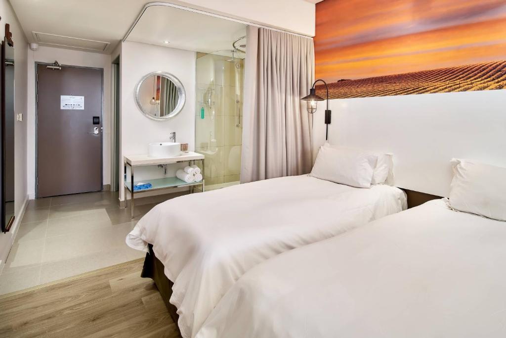 Protea Hotel by Marriott O R Tambo Airport, Kempton Park (updated ...