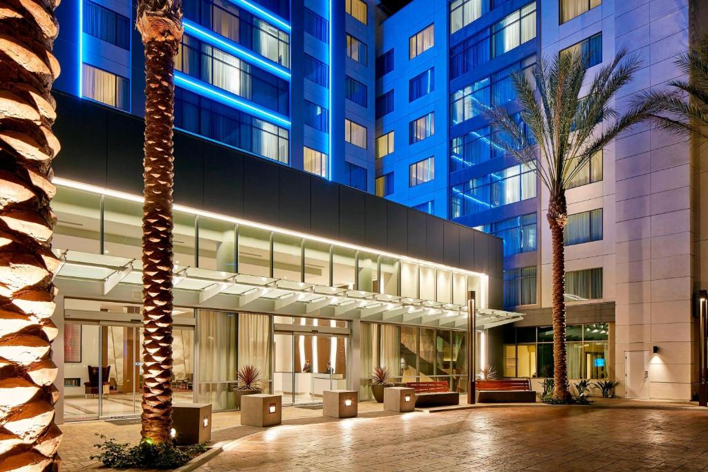 Residence Inn by Marriott at Anaheim Resort/Convention Center, Anaheim ...