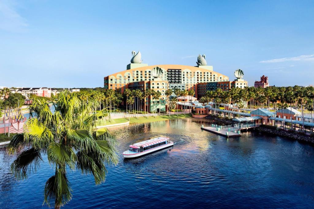 Walt Disney World Swan, Orlando (updated prices 2025)