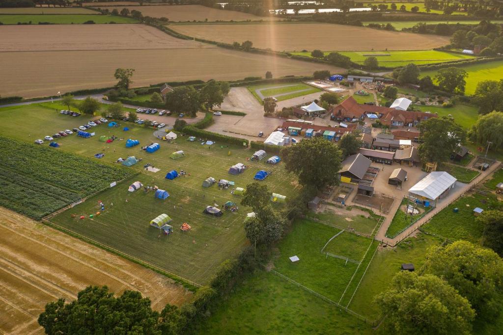 Camping in Wroxham Barns, Norfolk - Winnie, Tunstead (aktualisierte ...