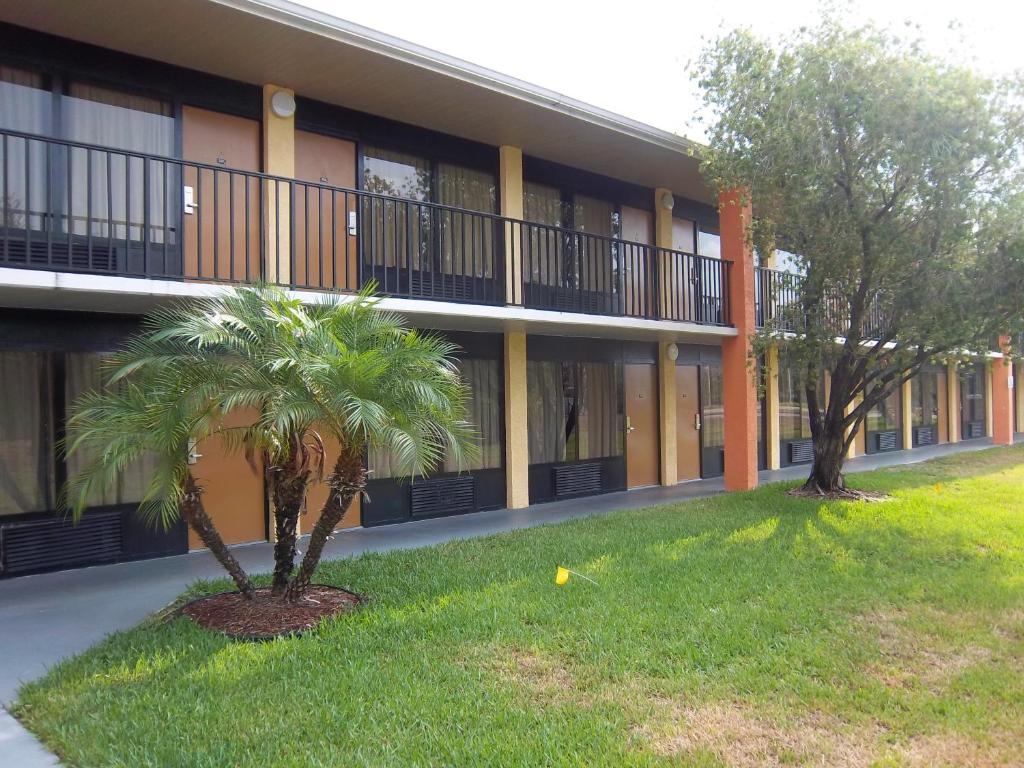 Americas Best Value Inn Florida Turnpike & I-95, Fort Pierce – Updated ...