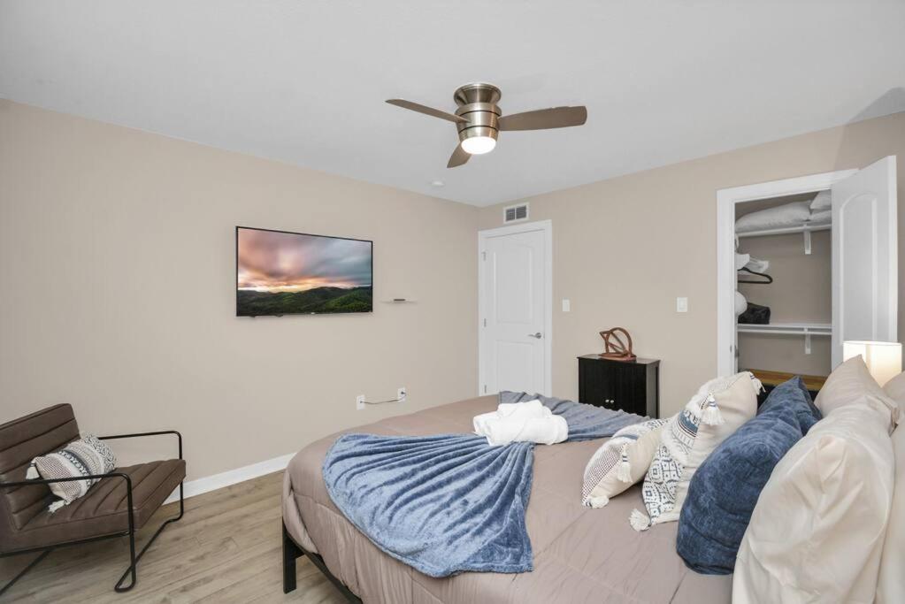 Modern cozy escape, Houston (updated prices 2025)