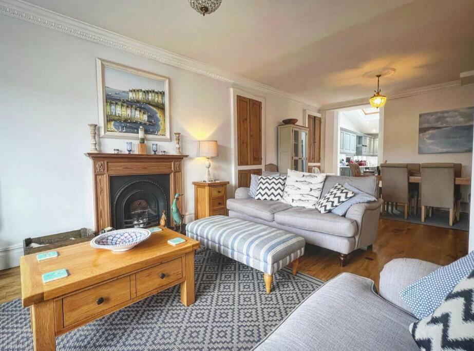 Hazel bank holiday overlooking the river dart, Kingswear (updated ...