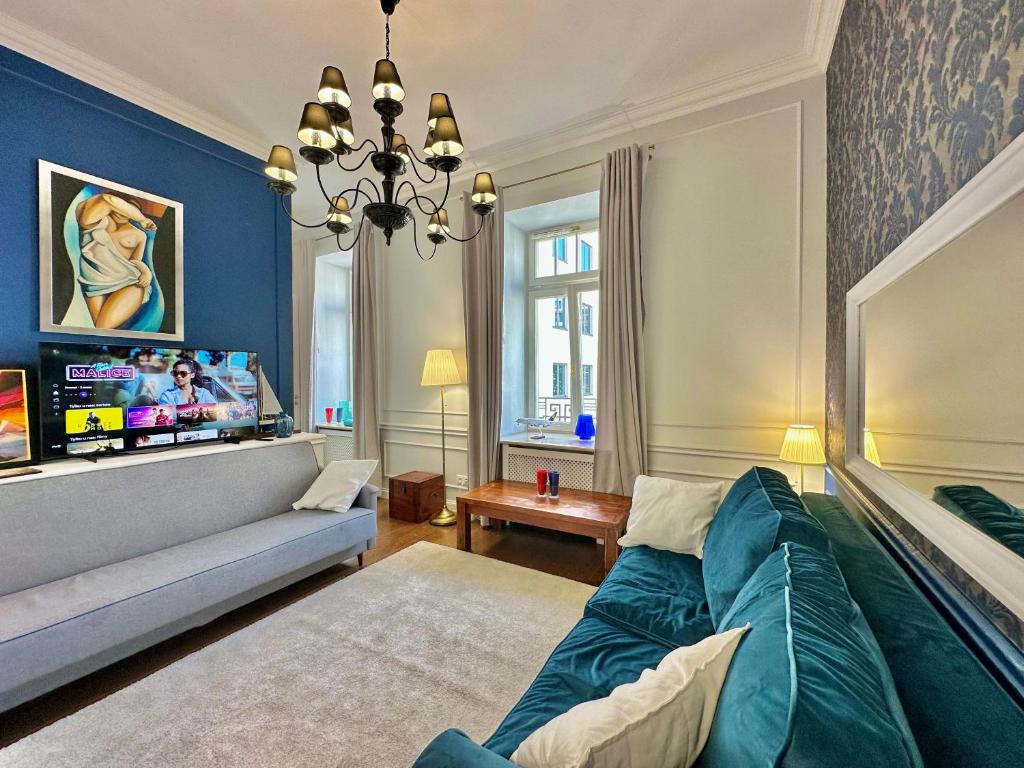 DECOR metro WiFi 300 Mbs 65TV Netflix HBO, Varsovia (precios ...