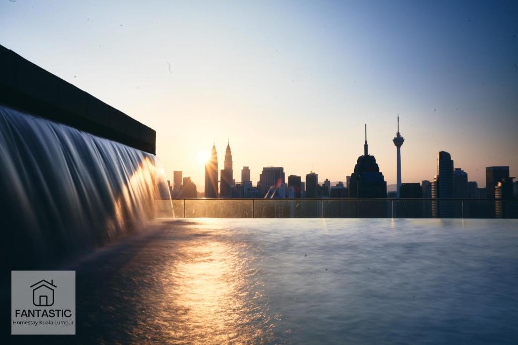 Regalia Residence @ KLCC View Sky Pool by KC - SuiteTrails