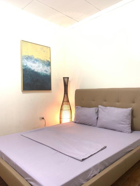 HOUSE A - Bahay Bakasyunan in New intramuros Village, Old balara Q.C ...