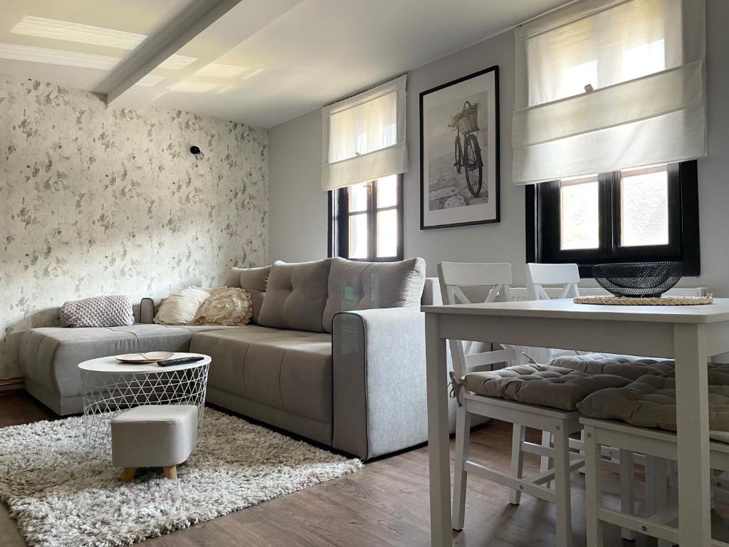 Stari grad 1, Valjevo (updated prices 2025)