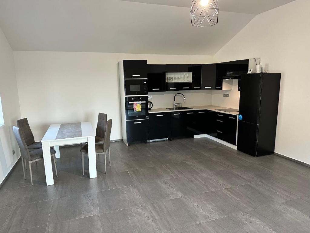 Apartmán byt 75m2 klid příroda pro rodinu, Prague – Updated 2024 Prices