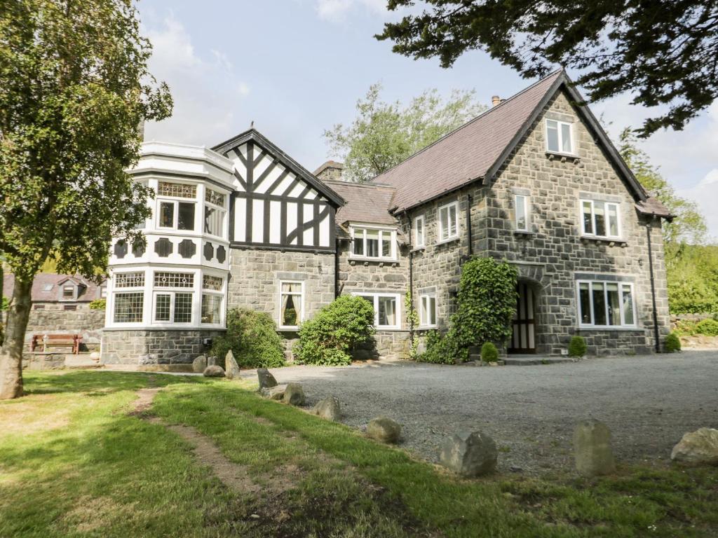 Gwern Borter Manor, Conwy (updated prices 2026)