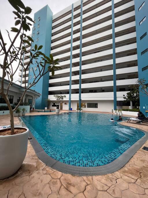 Mutiara Melaka Beach Resort 2BR Seaview Apartment Pantai Puteri 20min ...
