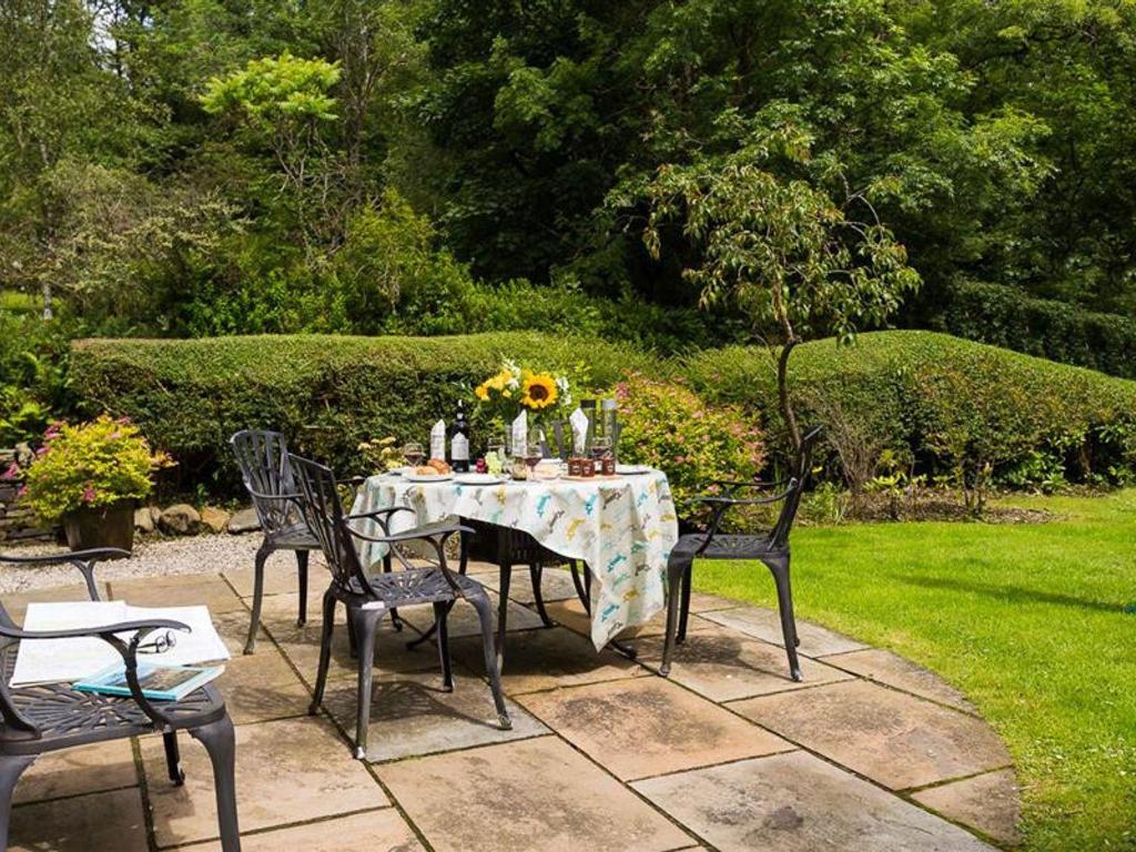 The Old Post House at Low Stott Park, Ulverston (updated prices 2025)