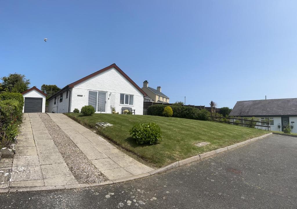 Idyllic holiday near Abersoch, Mynytho (updated prices 2025)