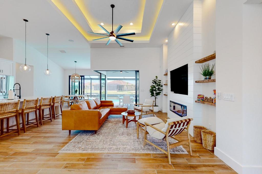 Daze Off, Cape Coral (updated prices 2025)