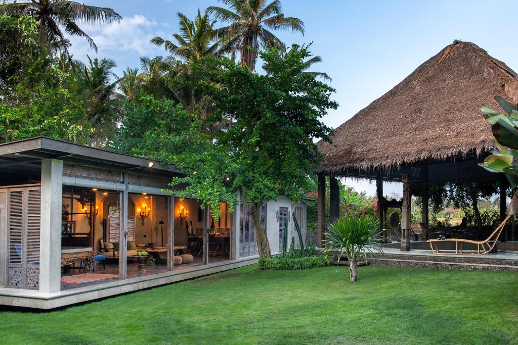 Beachfront Villa Pryaniki Tabanan, Tabanan (updated prices 2024)