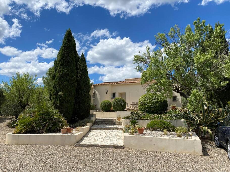 Villa la Pinède, Néffiès (tarifs actualisés, 2026)