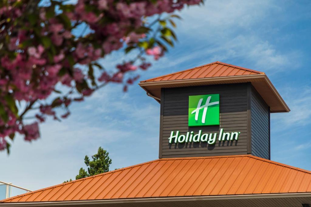 Holiday Inn Victoria - Elk Lake by IHG, Victoria (updated prices 2025)