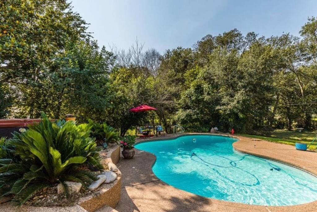 Texas Sunshine Oasis WACOSilosBaylor wPool, Spa, Hewitt (updated prices ...
