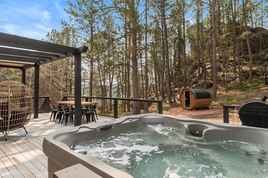 Hilltop Cottage, Custer (updated prices 2026)