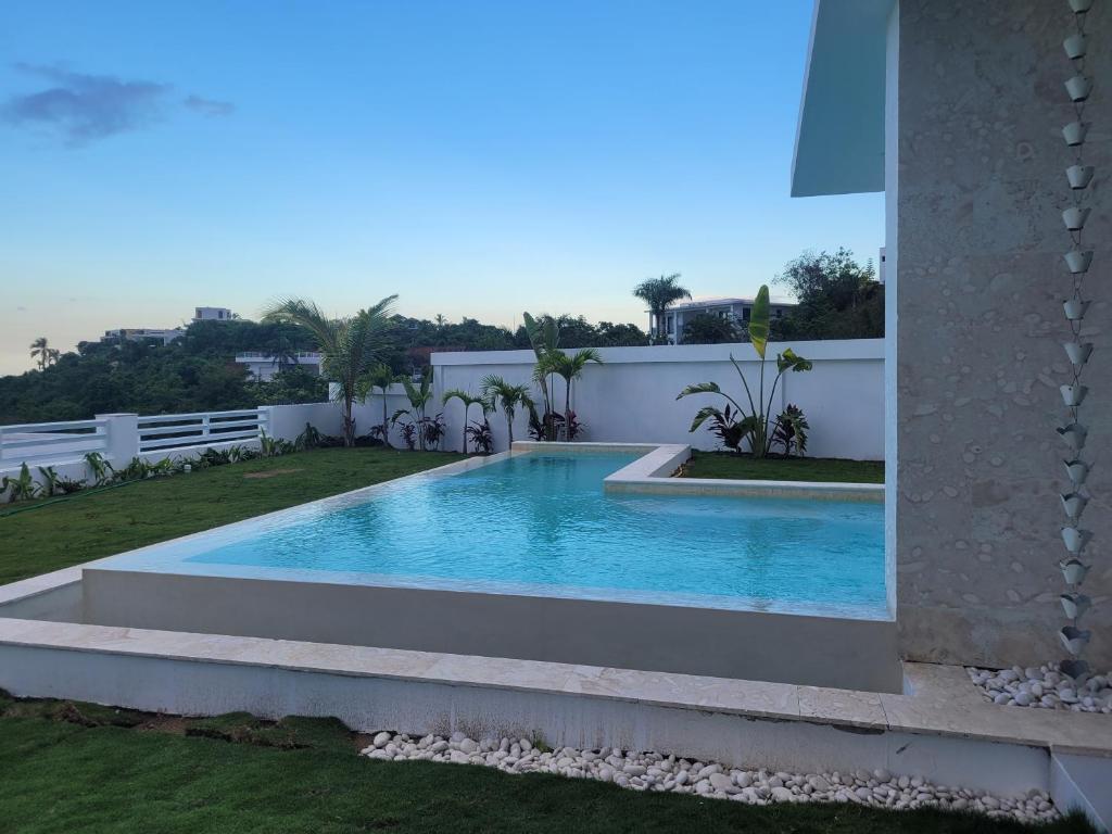 Rooms with shared bathroom in villa with infinity pool and seaview, Las ...