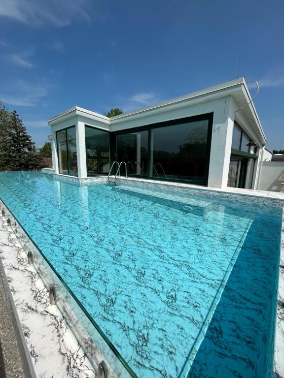 Villa Bauhaus Dream Deluxe, Siófok (updated prices 2025)