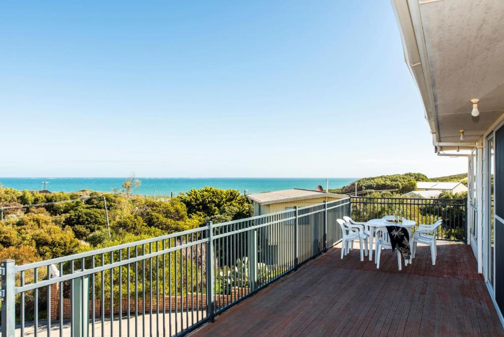 Ninettas Views - Great coastal location, Guilderton (updated prices 2025)
