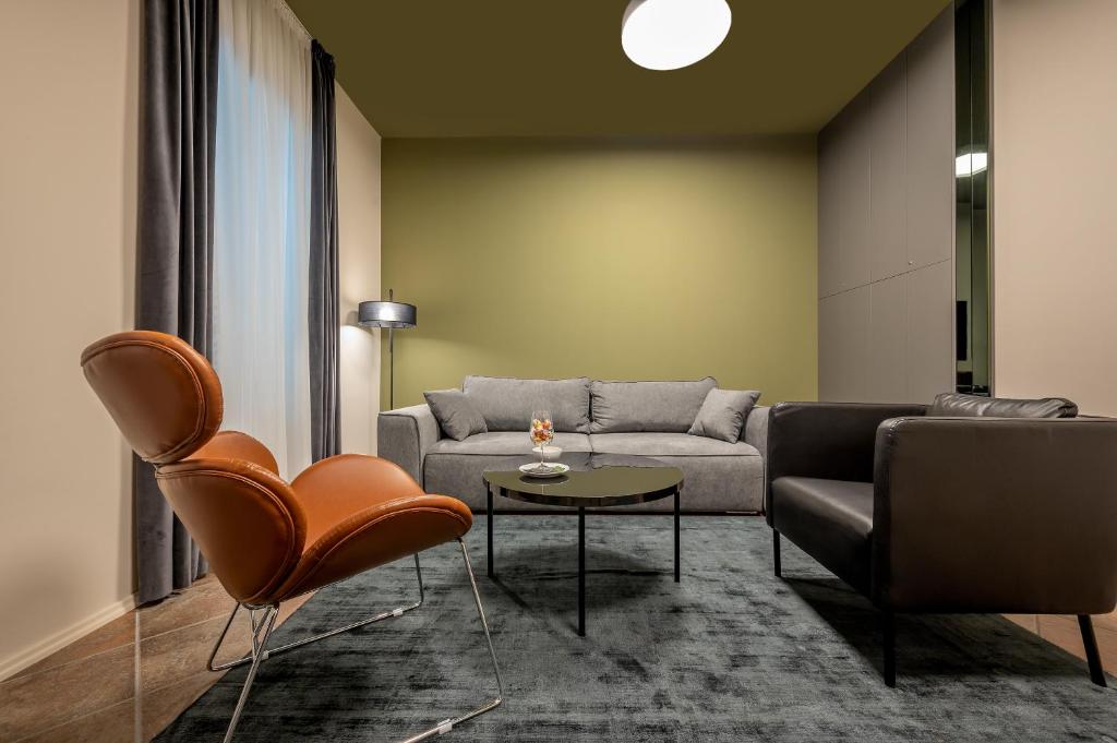 Green, deluxe two bedroom suite, Split – Updated 2023 Prices