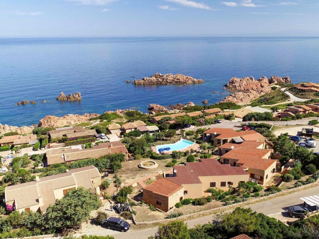 Townhouse with communal pool in Costa Paradiso, Costa Paradiso (precios ...