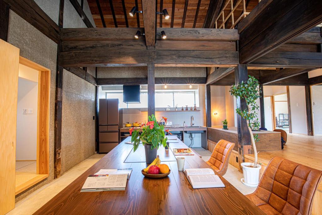 ako house, Goto (updated prices 2025)
