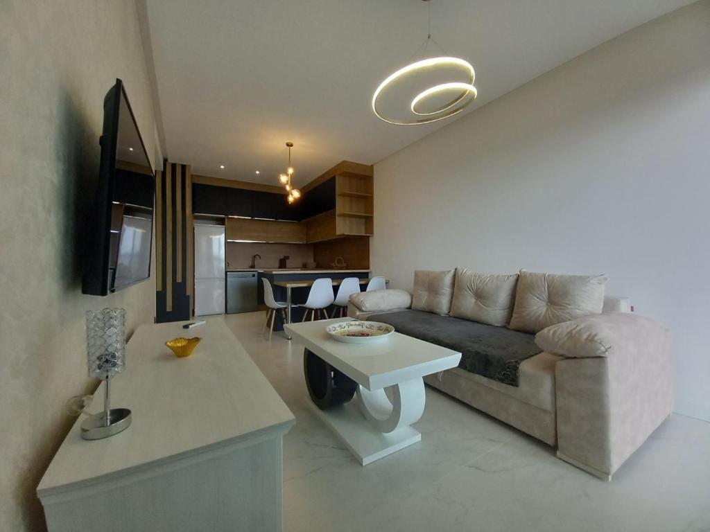 Stan sa panoramskim pogledom na more, Becici, Bečići (prezzi aggiornati ...