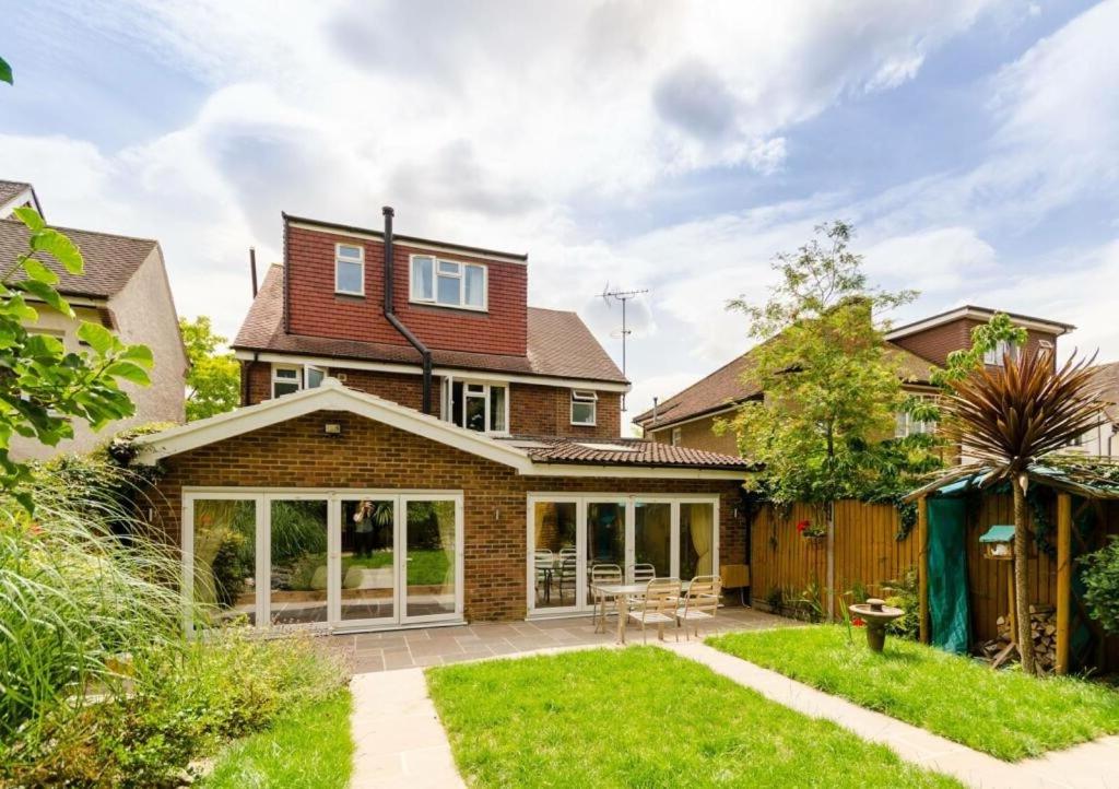 Private House - with parking, Chingford (updated prices 2026)