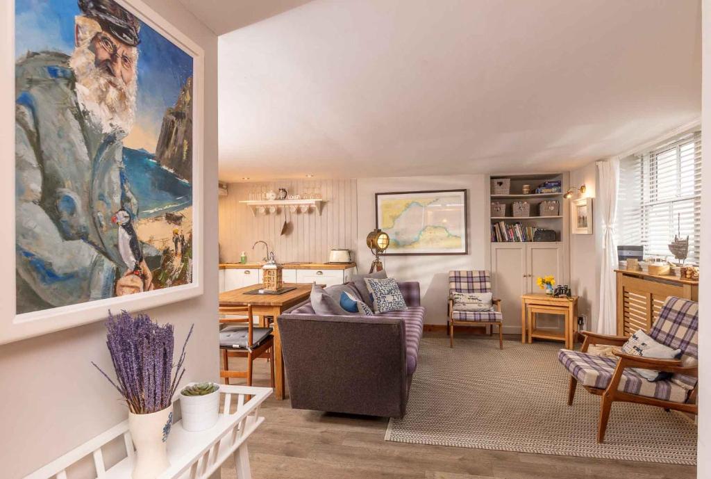 East Pier View- stunning shorefront home, Saint Monance – Updated 2024 ...