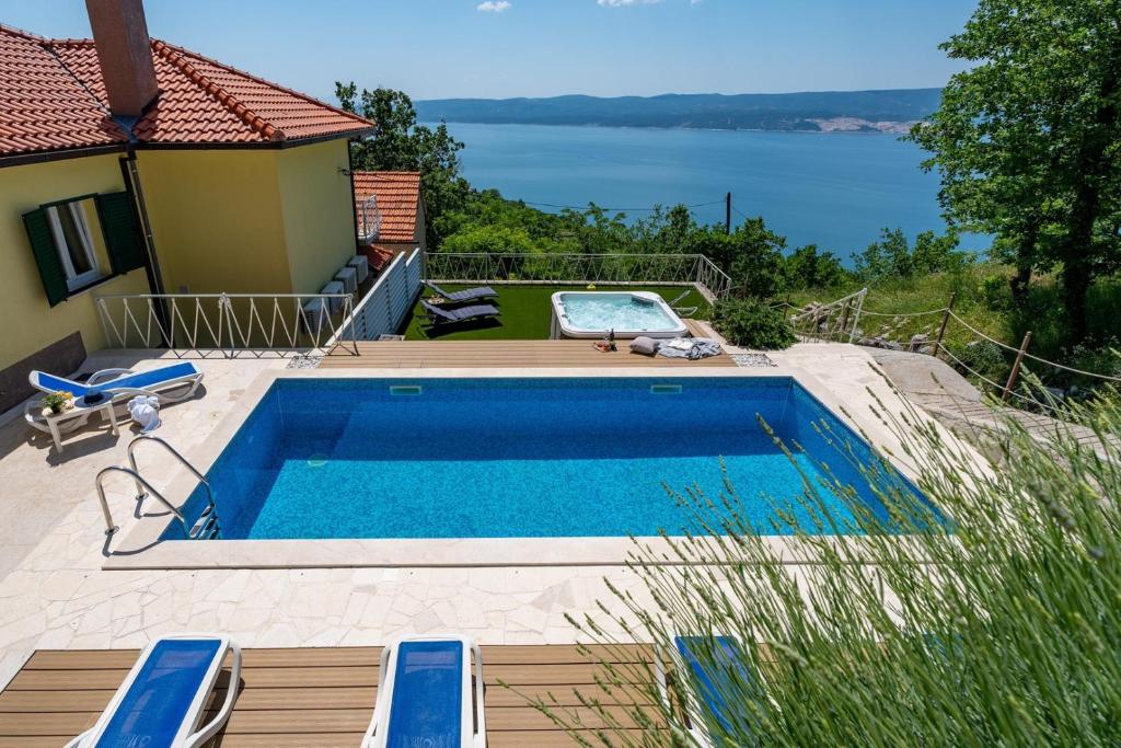 Villa Maruncela with sea and island views, 5 bedrooms, private pool, gym, Lokva Rogoznica ...