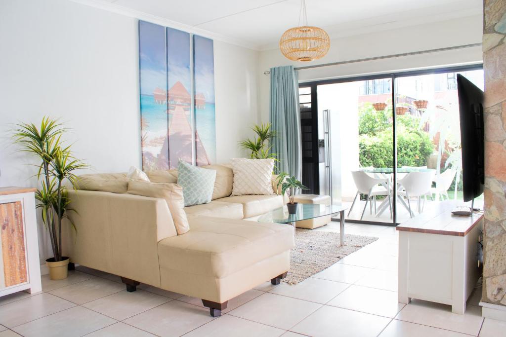 150 The Blyde Crystal Clear Lagoon 3 Bedroom Garden Apartment, Pretoria ...