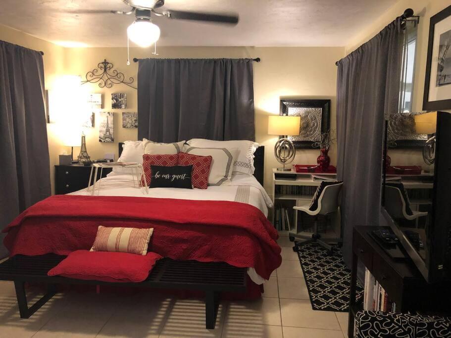 Murdock Tropical Hideaway, Sarasota (updated prices 2025)