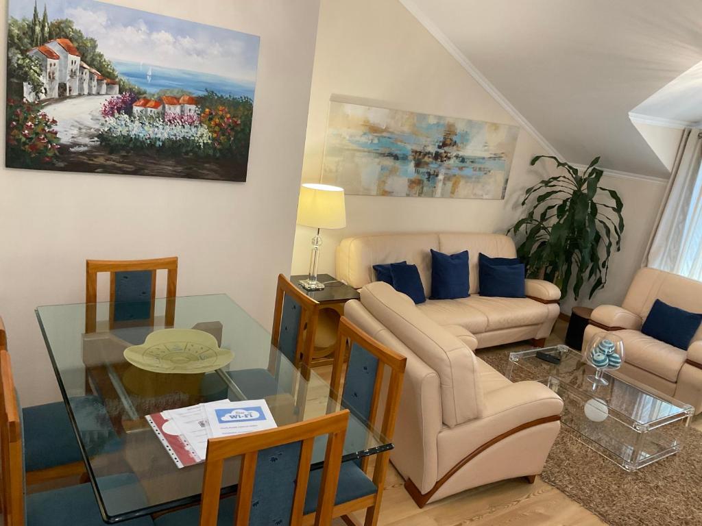 Moniz Apartment, Caniço (updated prices 2024)