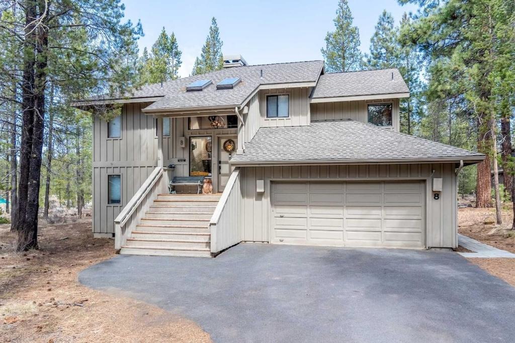 Steps from the SHARC with passes, 3 Master Suites, Hot Tub and NEW ...