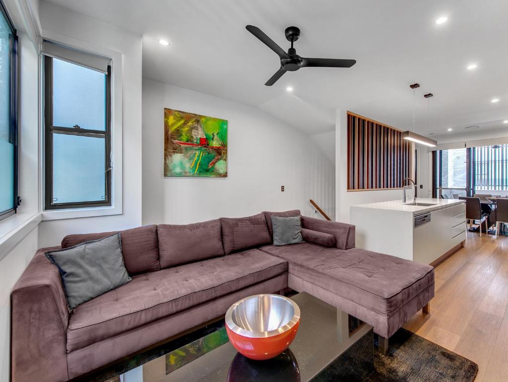 J24B - Bulimba Home from Home, Brisbane (updated prices 2025)