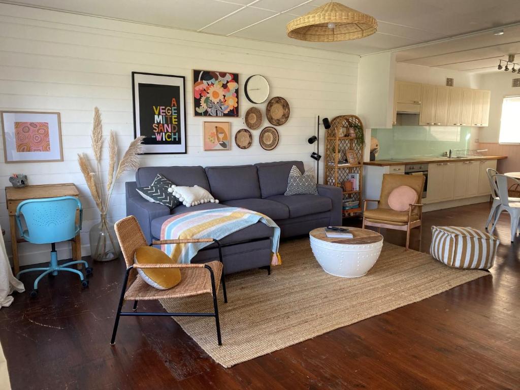 Little Blue Shack, Smiths Beach (updated prices 2026)