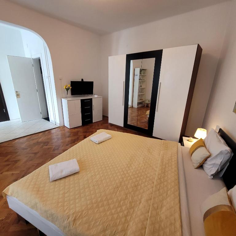 4 Anastasia Family & Business Apartment with balcony Self Check in Code in Bucharest