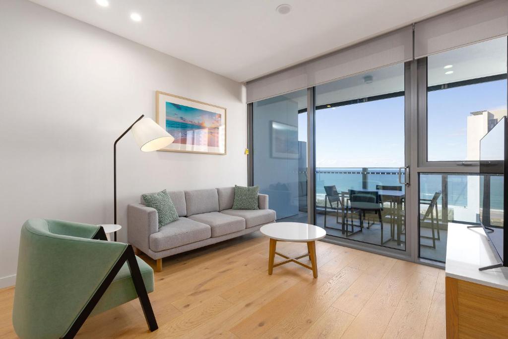 ULTIQA Signature at Broadbeach, Gold Coast (updated prices 2025)