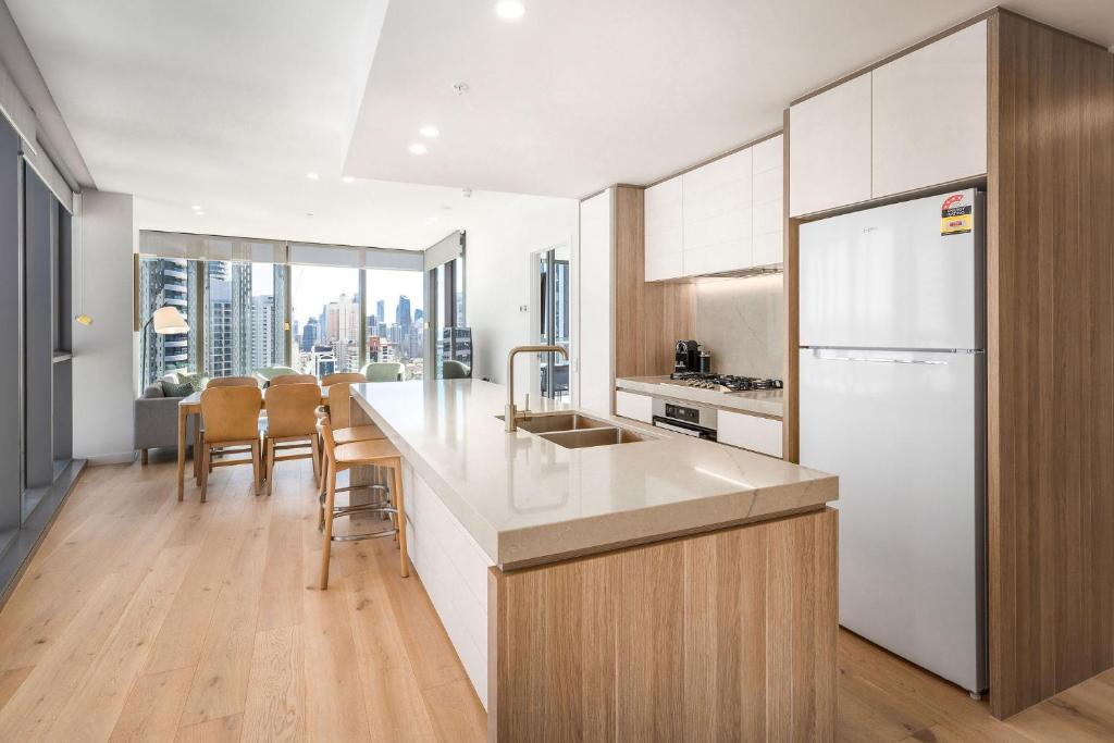 ULTIQA Signature at Broadbeach, Gold Coast (updated prices 2025)