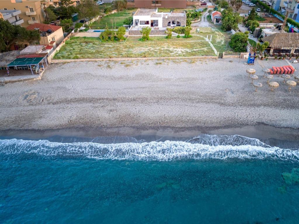 Platanias Beachfront Villa Elsa-90m To Main Square, Plataniás (updated ...