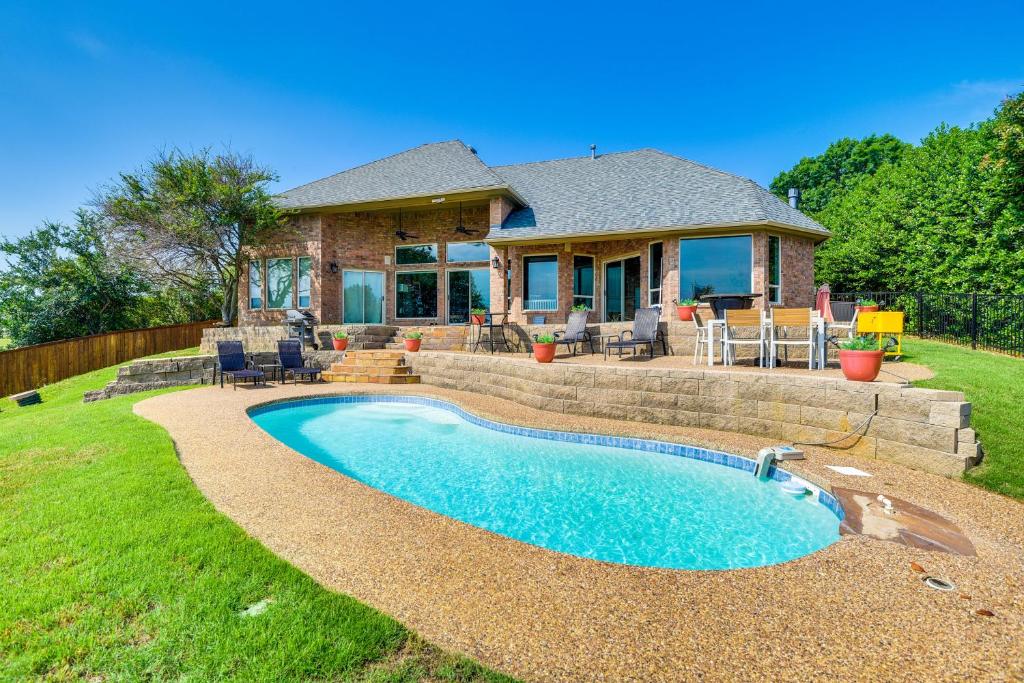 Poolside Fun! Private Lakefront Little Elm Escape, Little Elm (updated ...