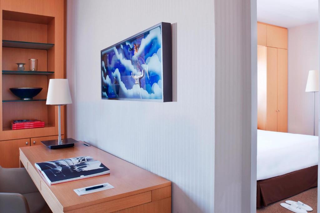Sheraton Paris Charles de Gaulle Airport Hotel, Roissy-en-France ...