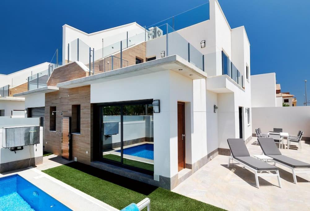 Top villa 6-8p-6 beds-swimming pool with jacuzzi, Pilar de la Horadada ...