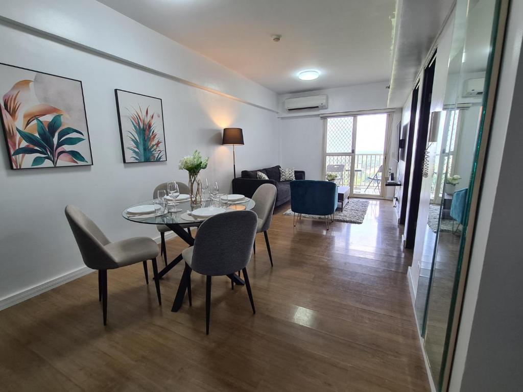 Cozy Condo in Heart of Angeles, Angeles (updated prices 2025)