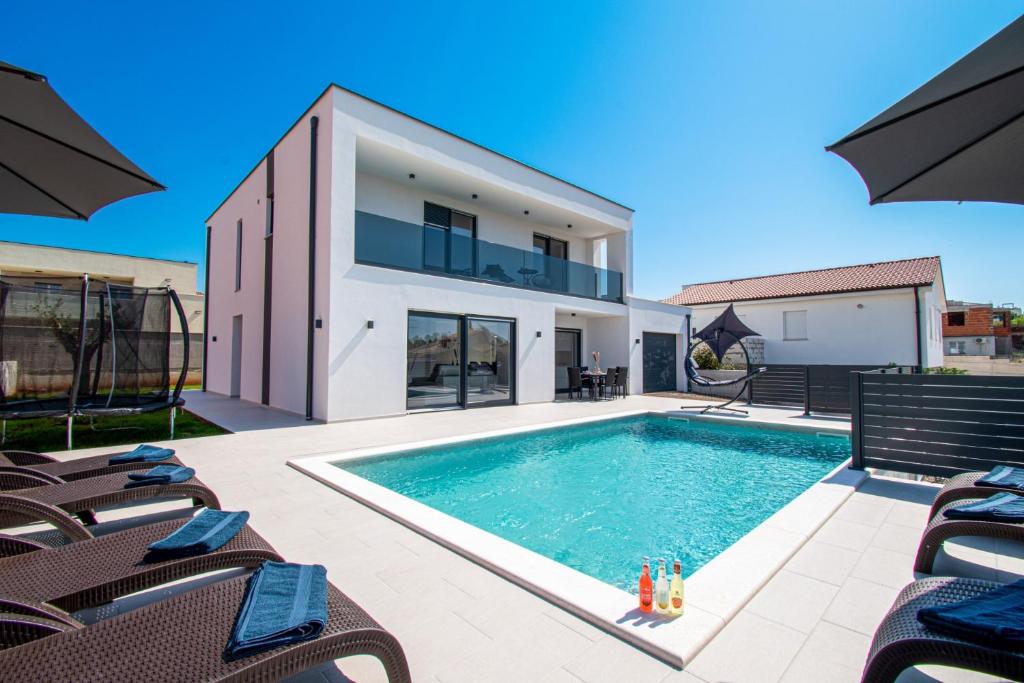 Villa Mina with a private pool in Pula, Pula (updated prices 2025)